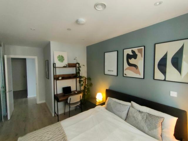 Apartment at Wickford Way, Greater London