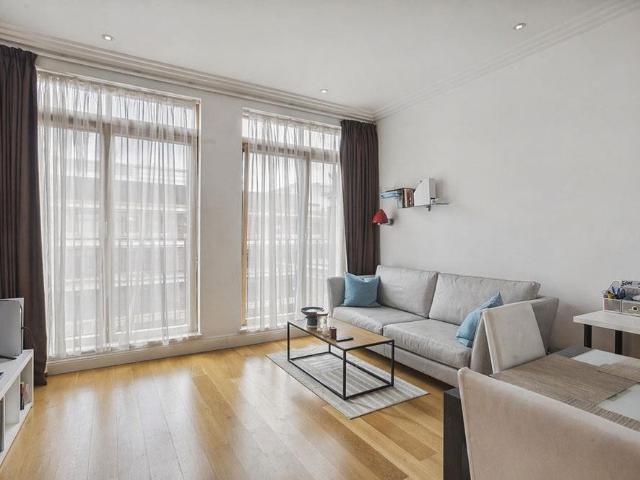 Apartment at Wigmore Street, City of Westminster
