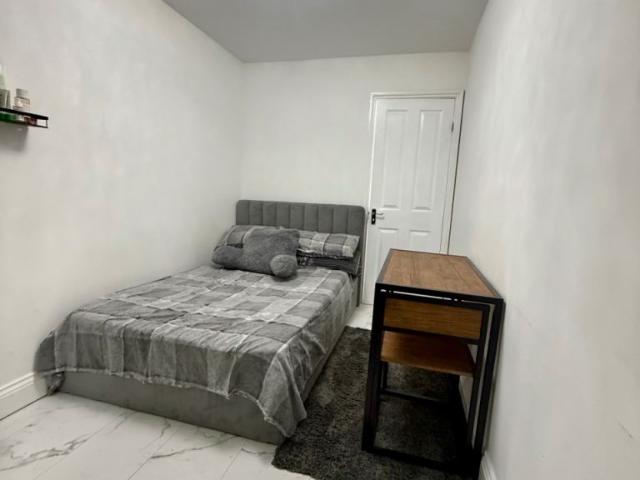 Apartment at Wigston Road, Greater London