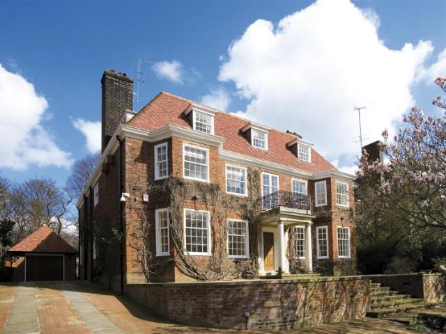 Apartment at WILDWOOD ROAD, HAMPSTEAD GARDEN SUBURB, NW11