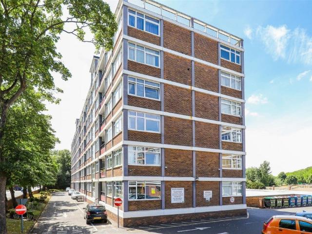 Apartment at Wilford Lane, Nottingham