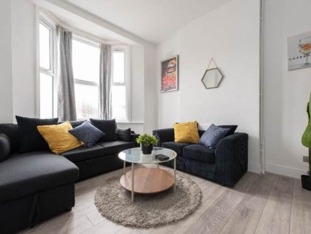 Apartment at Willoughby Park Road, Greater London