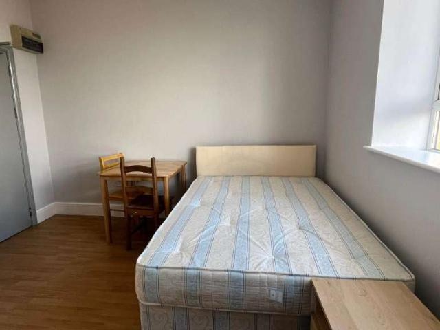 Apartment at Willow Lane, Greater London