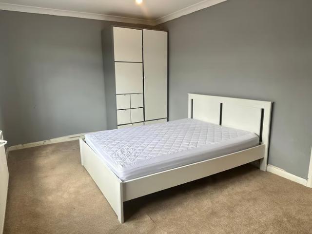 Apartment at Willowbrook Road, Borough of Spelthorne