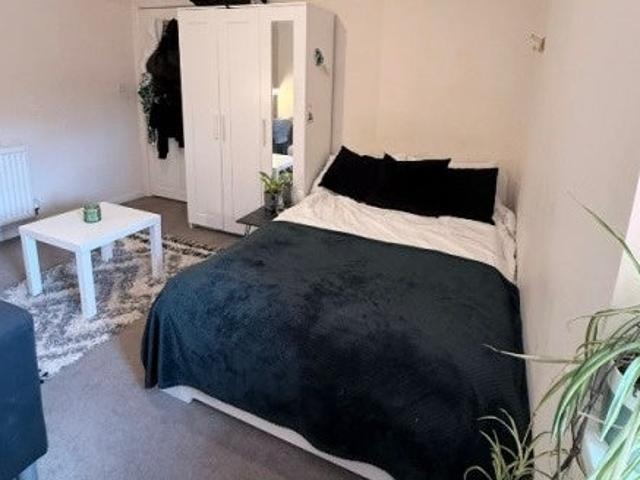 Apartment at Willesden Lane, Greater London