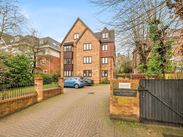 Apartment at Willesden Lane, Greater London