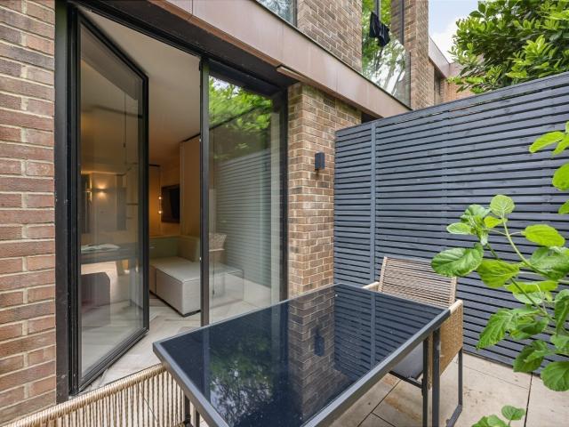 Apartment at Willesden Lane, Greater London