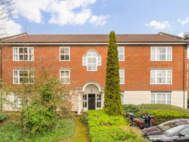 Apartment at Willesden Lane, Greater London