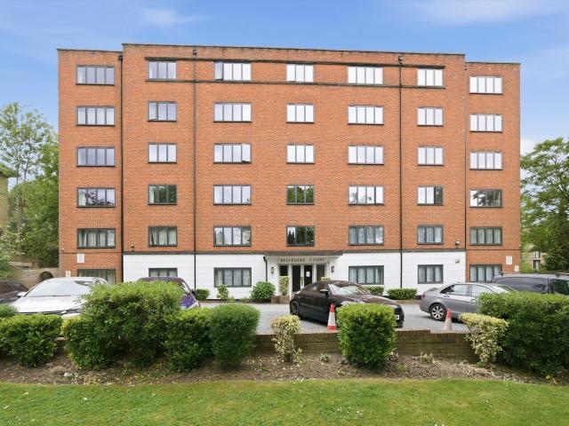 Apartment at Willesden Lane, Greater London