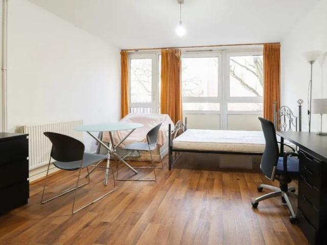 Apartment at William Road, Greater London
