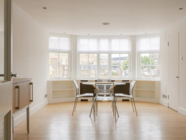 Apartment at William Street, City of Westminster