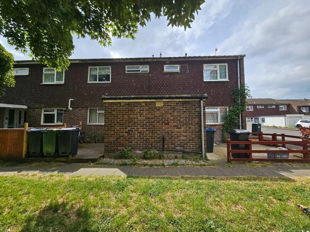 Apartment at Willingham Way, Greater London