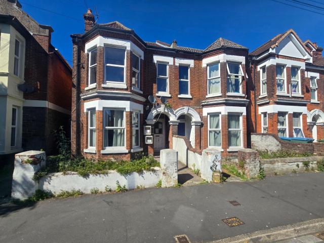 Apartment at Wilton Avenue, Southampton