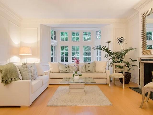 Apartment at Wilton Place, City of Westminster