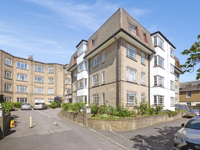 Apartment at Wimbledon Hill Road, Greater London