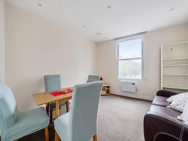 Apartment at Wimbledon Hill Road, Greater London