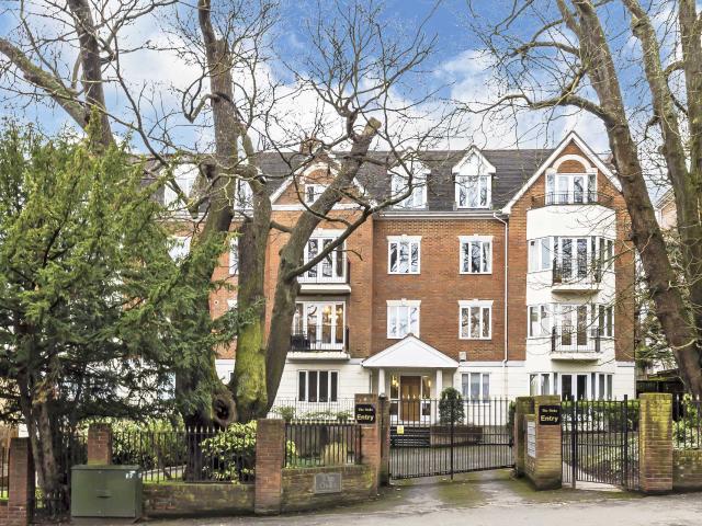 Apartment at Wimbledon Hill Road, Greater London