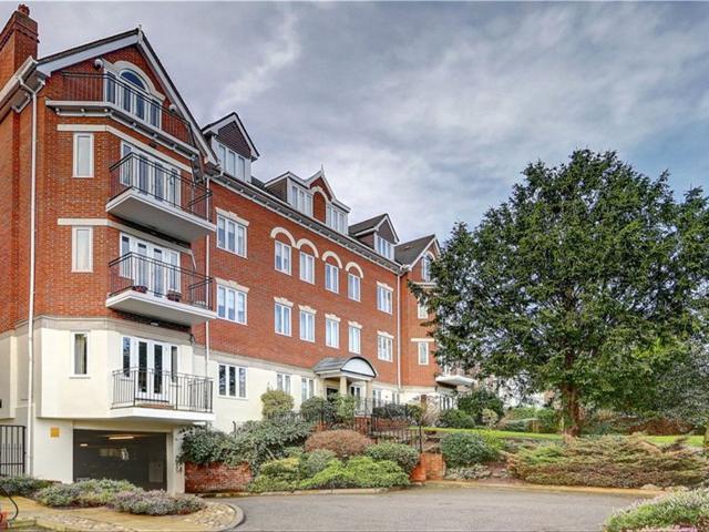 Apartment at Wimbledon Hill Road, Greater London