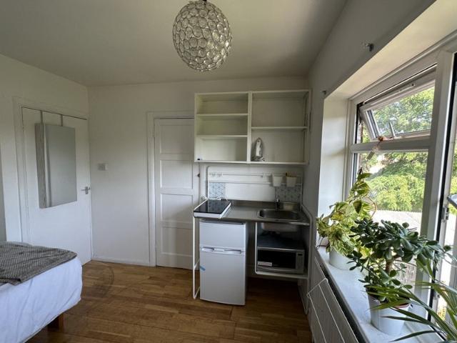Room at Wingfield Way, Greater London