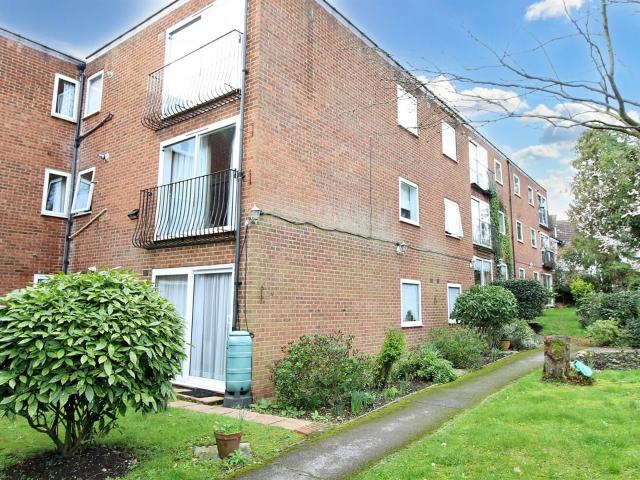 Apartment at Windmill Hill, Greater London