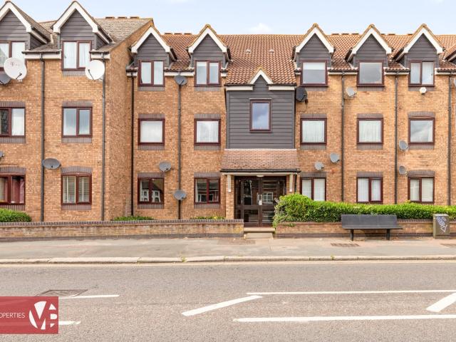 Apartment at Windmill Lane, Cheshunt