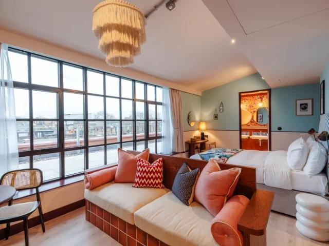 Room at Windmill Road, Greater London