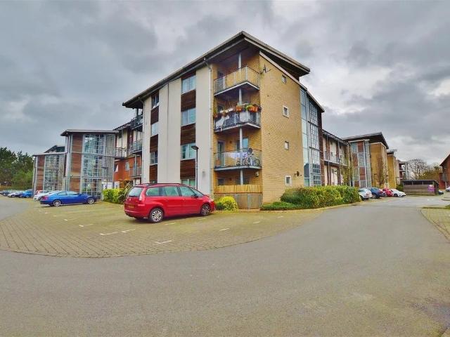 Apartment at Windmill Road, Slough