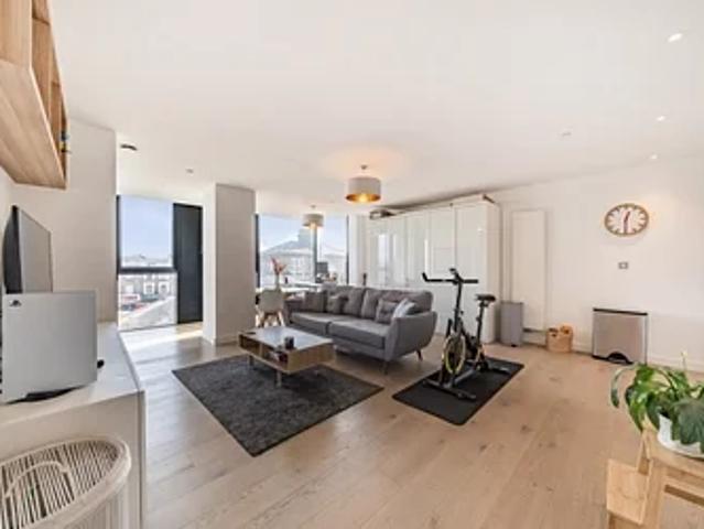Apartment at Windermere Road, Greater London