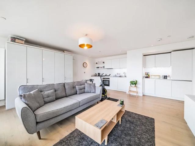 Apartment at Windermere Road, Greater London