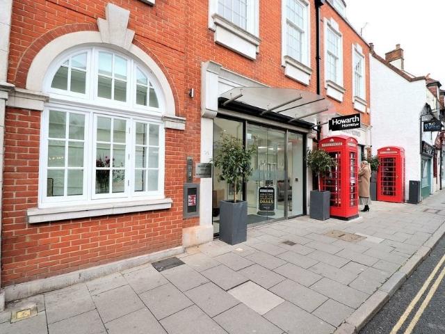 Apartment at Windsor Street, Greater London