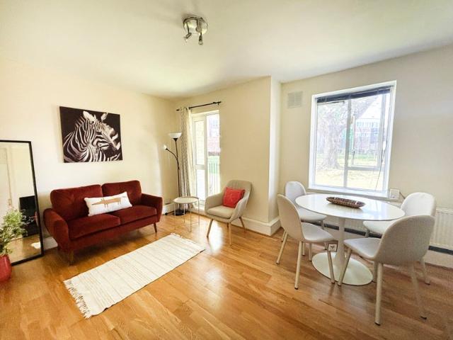 Apartment at Windsor Street, Greater London