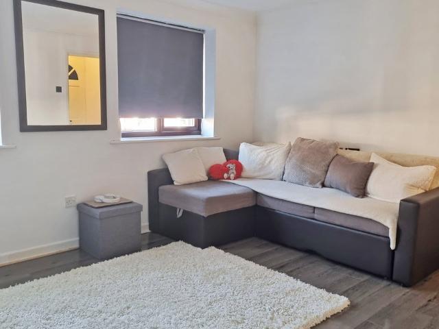 Apartment at Windsor Street, Luton