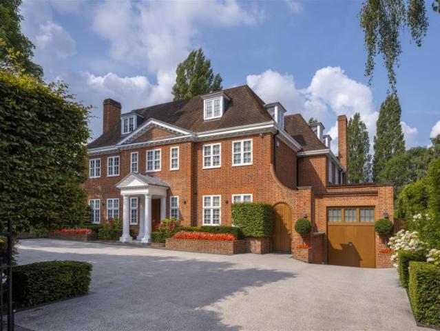Apartment at Winnington Road, Kenwood, N2