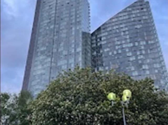 Apartment at Winston Way, Greater London