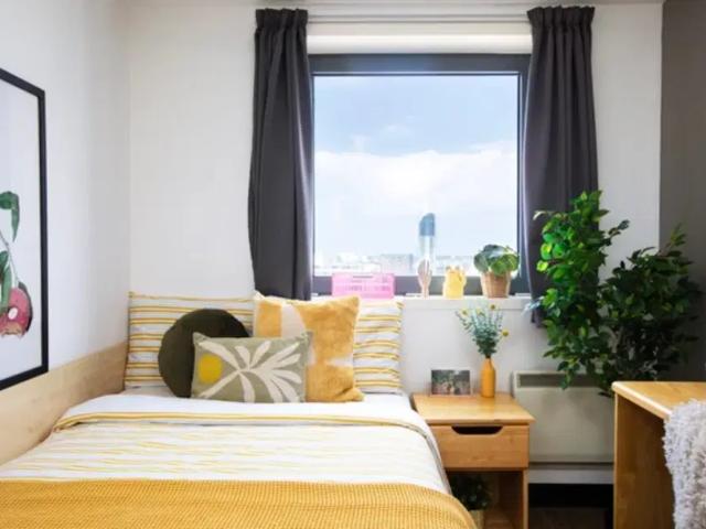 Apartment at Winston Churchill Avenue, Portsmouth