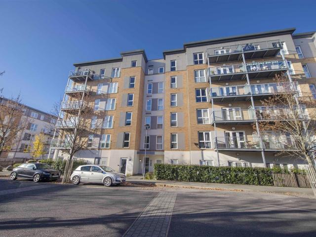 Apartment at Winter Green Drive, Greater London