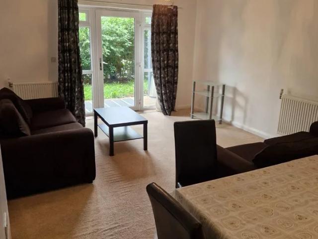 Apartment at Winter Green Drive, Greater London