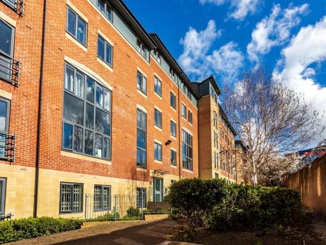 Apartment at Wragby Road, Nottingham