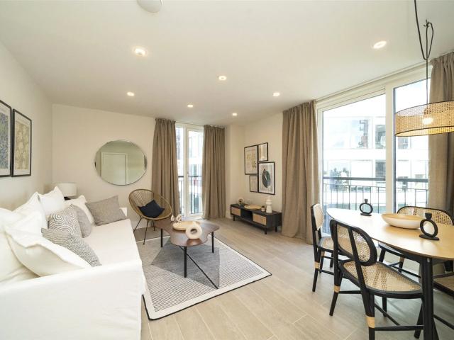 Apartment at Wyvil Road, Greater London