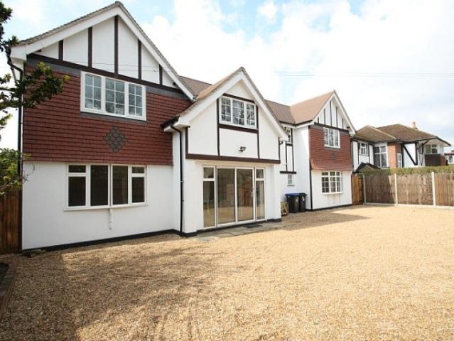 Apartment at Wych Hill Lane, Woking