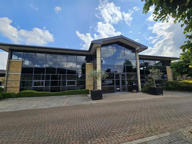 Apartment at Wycombe Lane, Wooburn Green