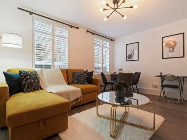 Apartment at Wyfold Road, Greater London