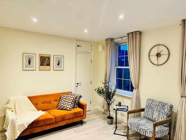 Apartment at Wyndham Road, Greater London