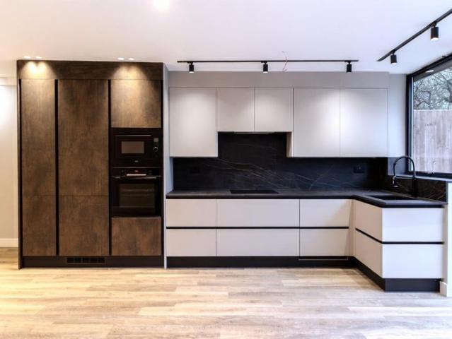 Apartment at Totteridge Lane, Greater London