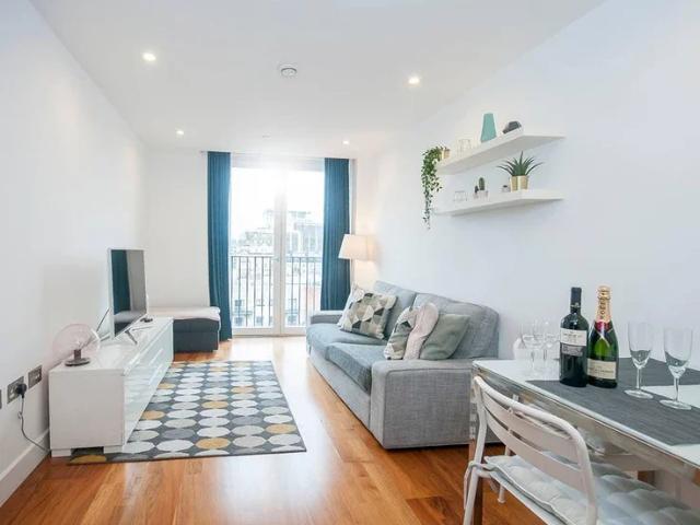 Apartment at Bridge Street, Cardiff