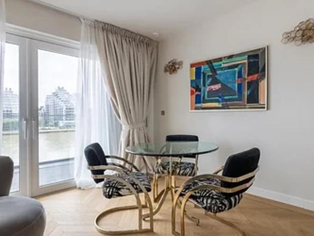 Apartment at Townmead Road, Greater London