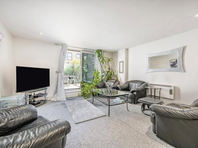 Apartment at Townmead Road, Greater London
