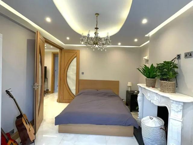 Apartment at Townshend Road, City of Westminster