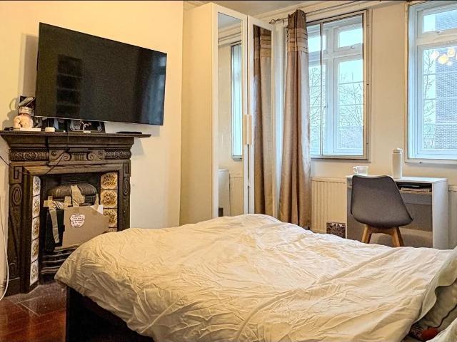 Apartment at Townshend Road, City of Westminster