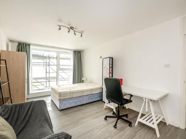 Apartment at Tobin Close, Greater London